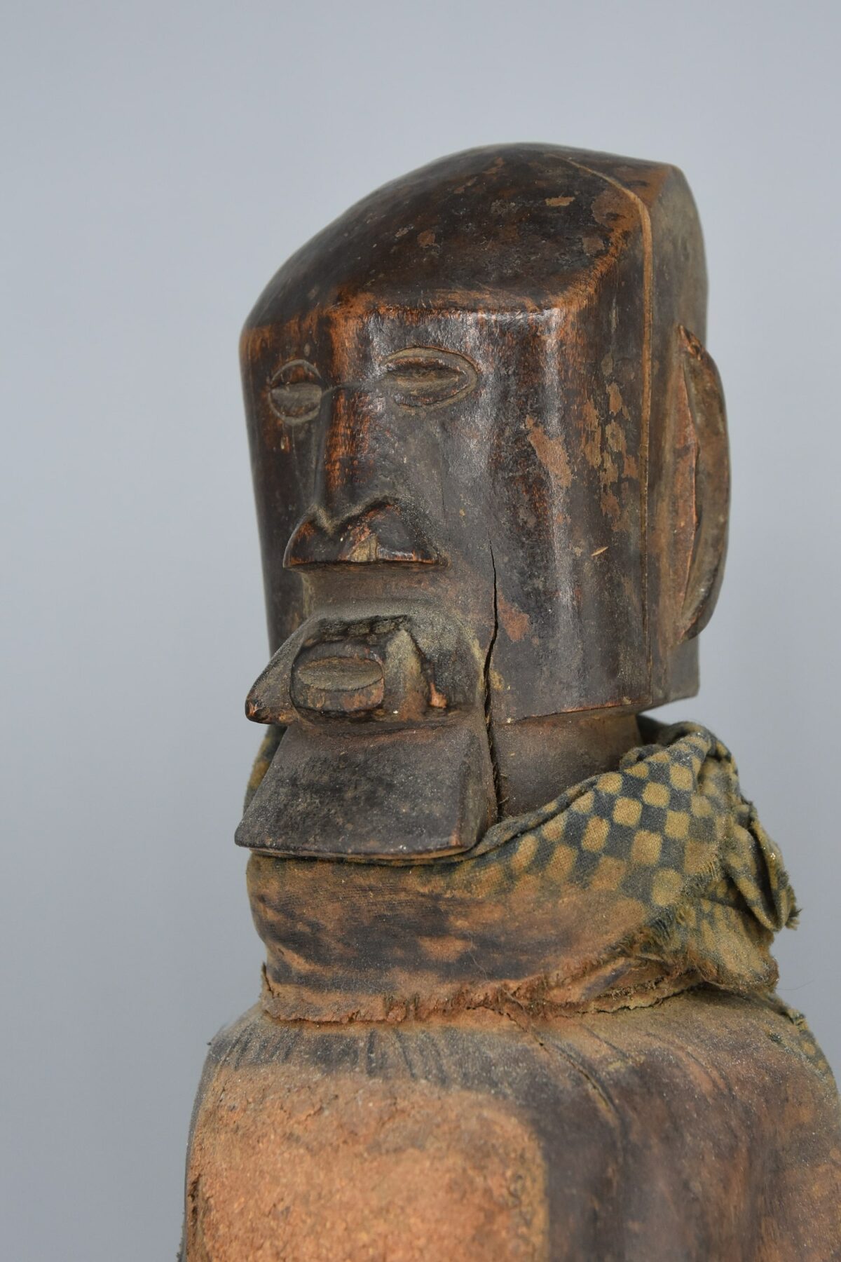 Statue africaine Fetiche Teke charge et visage anguleux - Art tribal ...